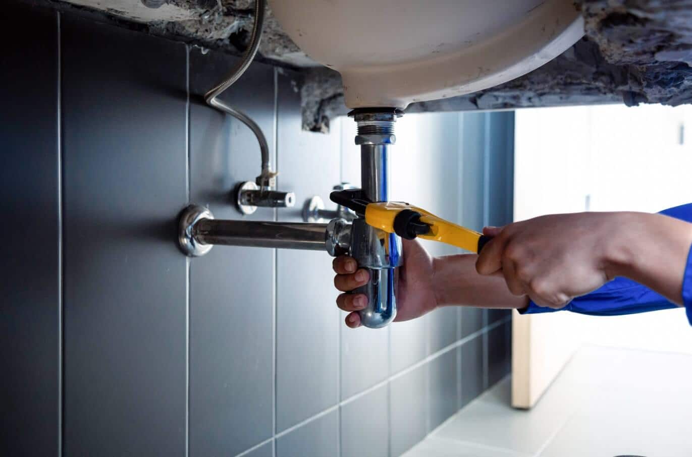 Causes and Fixes for Noisy Water Pipes